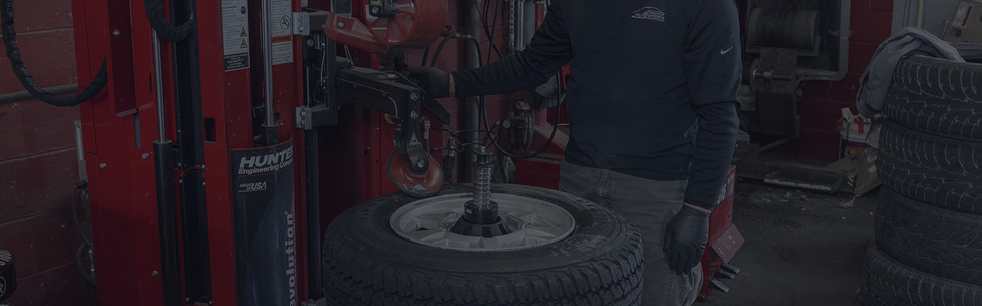 Hunter Revolution Tyre Changer, Tyre Changing Machine - George Stock