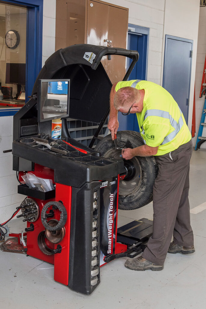 Hunter SmartWeight® Hybrid Balancer - George Stock & Company